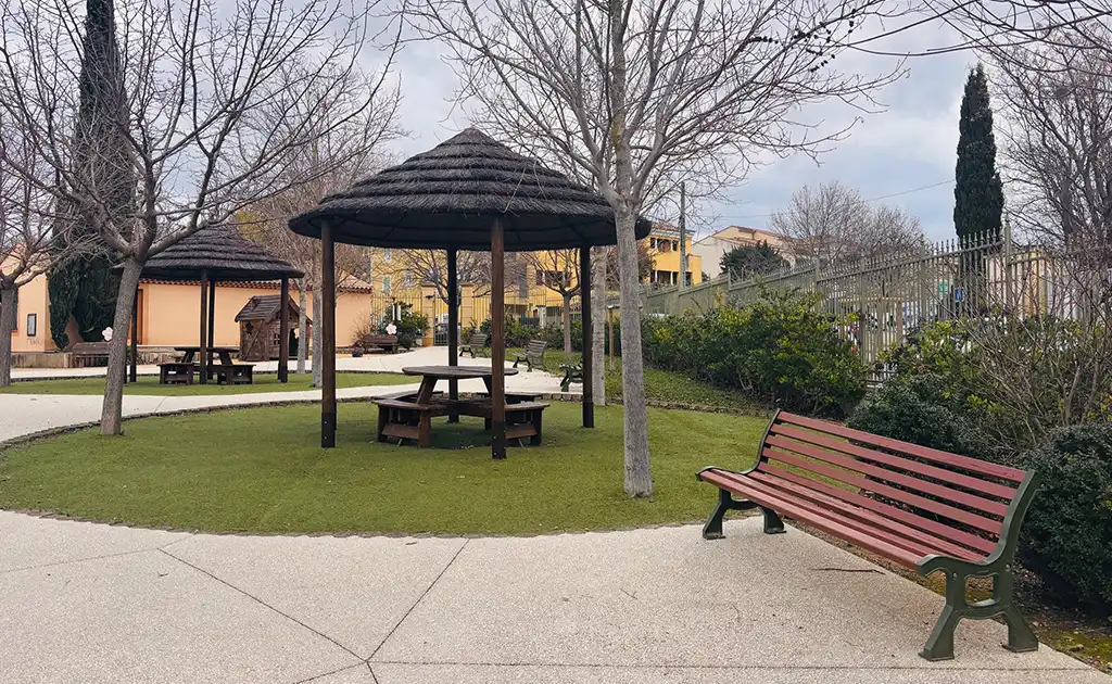 Un accès simplifié au Square du Facteur Roulin - Mairie de Lambesc